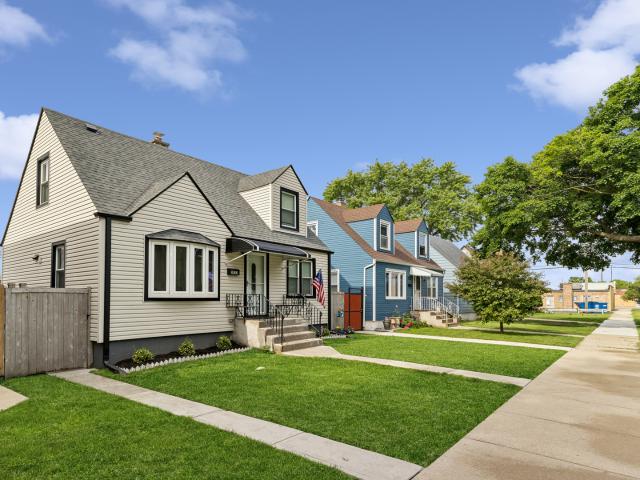 3933 W 85th Place