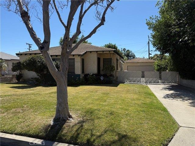 393 Country Club Ln, San Bernardino, CA 92404