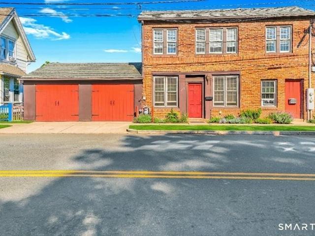 393 Colony St, Meriden, CT 06451