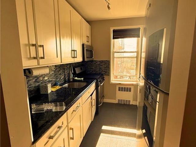 393 Avenue S # 5H