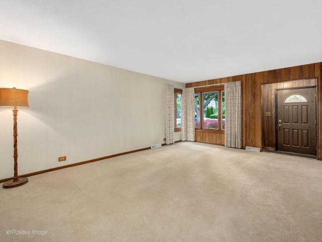 393 Grandview Avenue