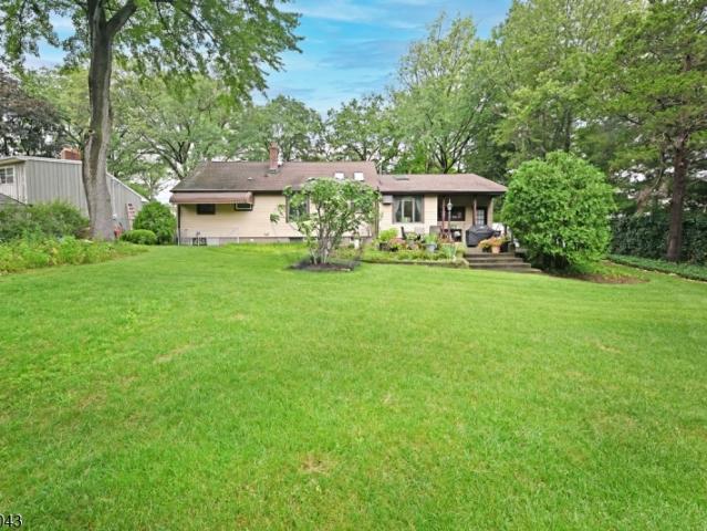 393 Gregory Rd