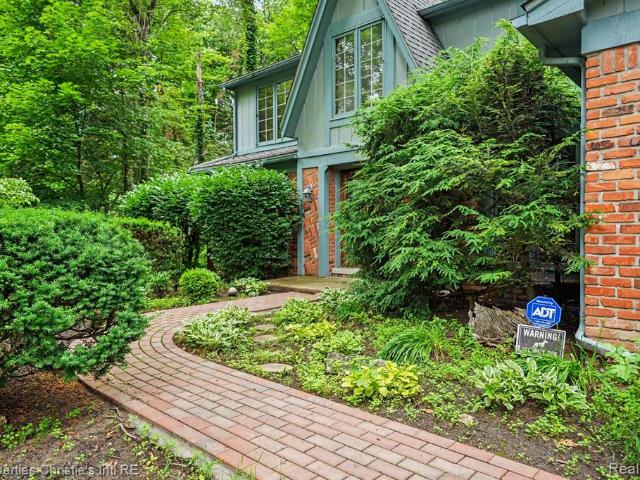 393 Eckford Circle