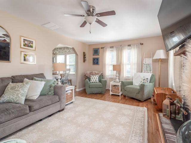 393 McCouns Ferry Road