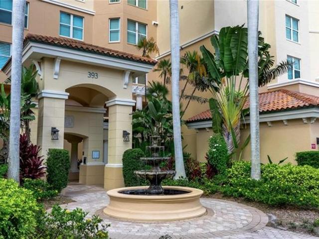 393 N Point Rd Apt 401, Osprey, FL 34229