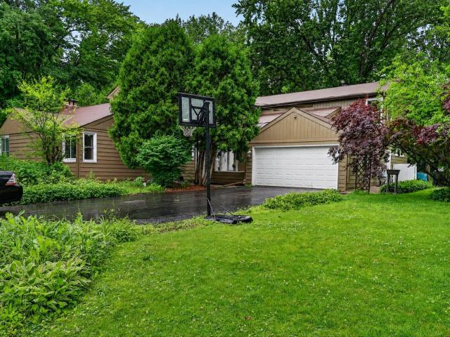 393 Warwick Lane