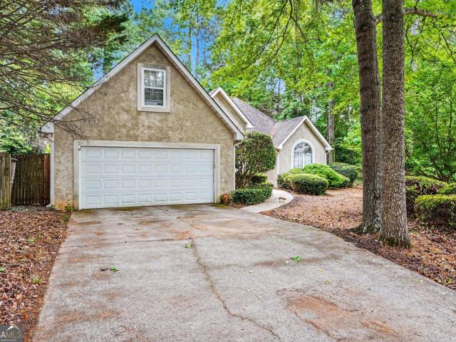 393 Victoria Lane