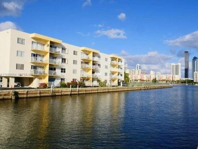 3944 NE 167th St Apt 106, North Miami Beach, FL 33160
