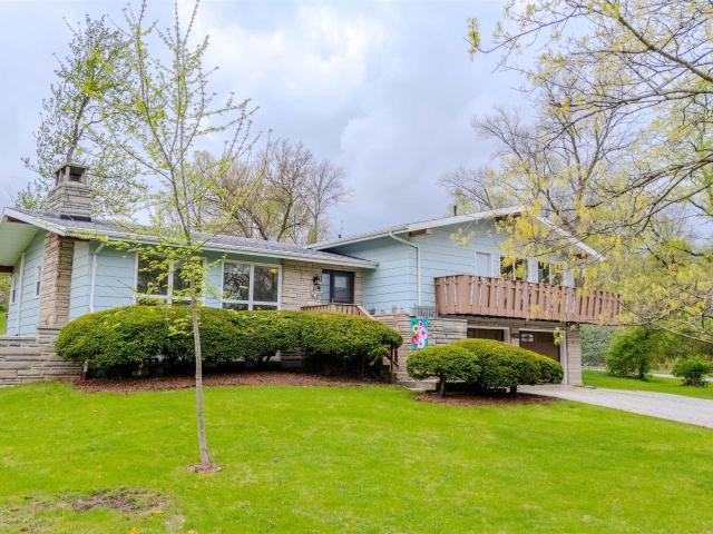 3945 N Woodbine Drive