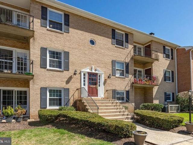 3945 Lyndhurst Dr Apt 301, Fairfax, VA 22031