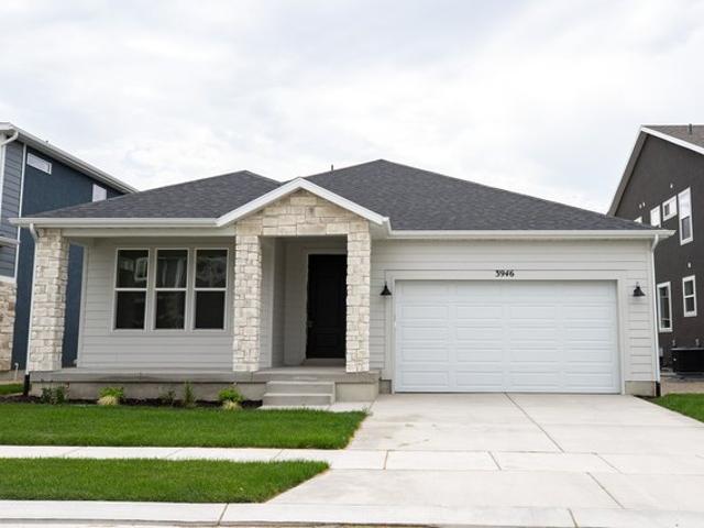 3946 N Christopher St Unit 152, Eagle Mountain, UT 84005
