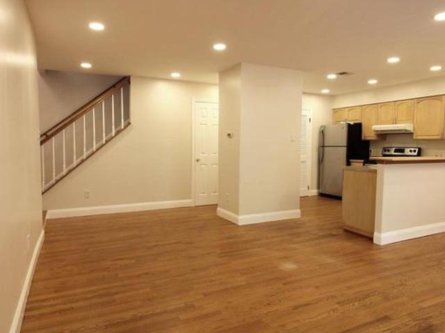 3946 El Camino Place # 11