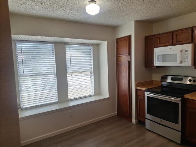 3946 Queens Court