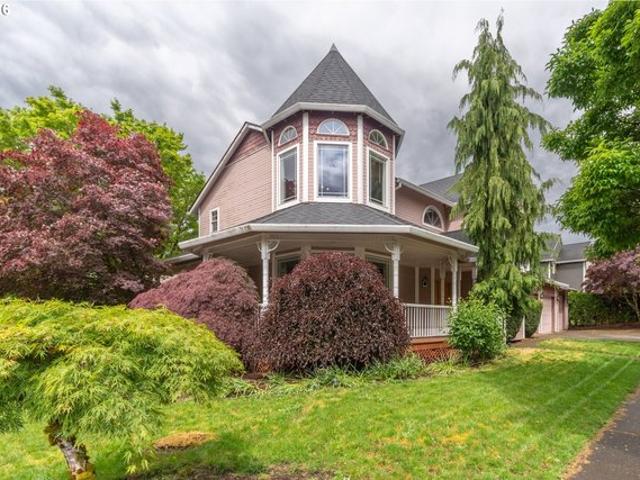 39475 Hood St, Sandy, OR 97055
