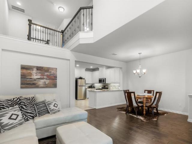 3947 Cascade Sky Dr, Arlington, TX 76005 | MLS #21231 | Compass