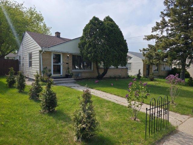 3949 N 77th St, Milwaukee, WI 53222