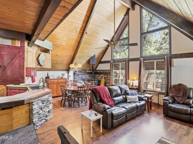 3949 N Apache Trail