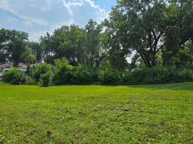 3949 Douglas Dr N, Crystal, MN 55427 | MLS #7067