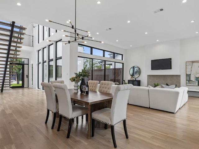 3949 Rochelle Drive