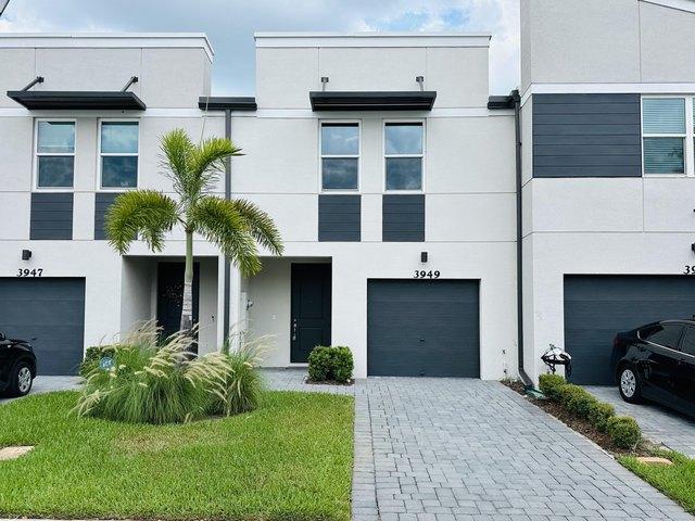 3949 SE Mentmore Ln, Stuart, FL 34997