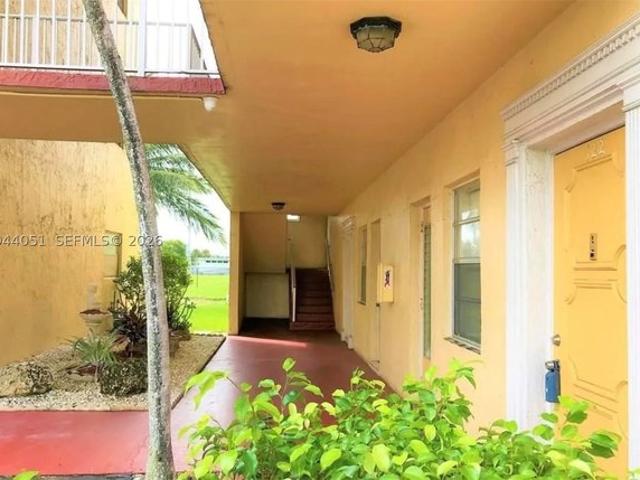 3940 NW 42nd Ave Apt 122, Lauderdale Lakes, FL 33319