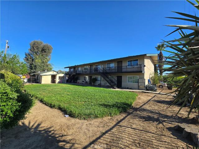 3940 E Burns