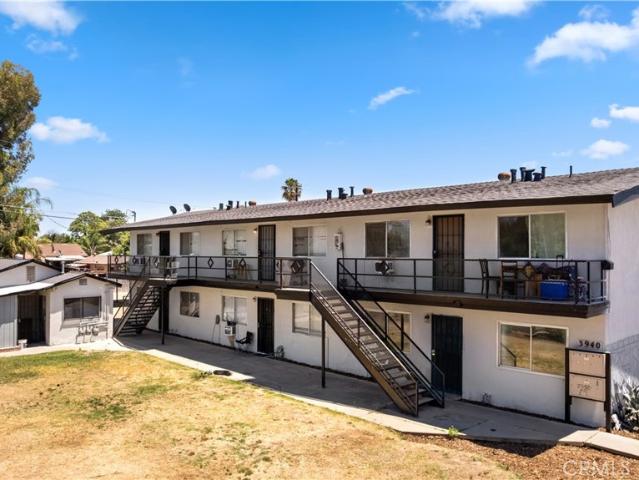 3940 E Burns