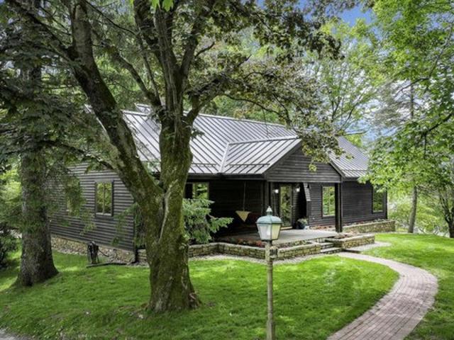 3940 Hankinson Rd, Granville, OH 43023