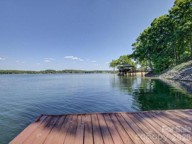 3940 Sandy Point Dr, York, SC 29745