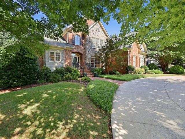 3940 White Hawk Ln, Winston Salem, NC 27106