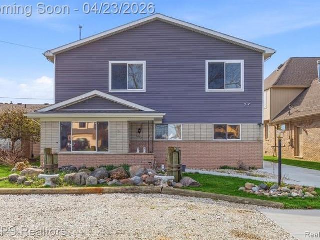 39415 E Archer Dr, Harrison Township, MI 48045