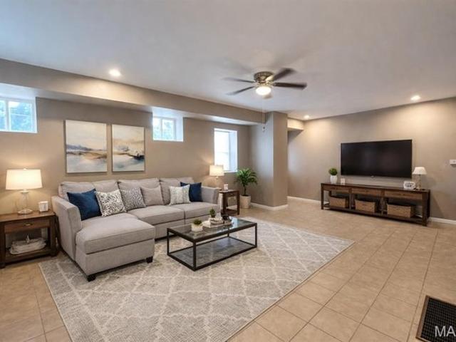 3941 Minnesota Ave, Saint Louis, MO 63118