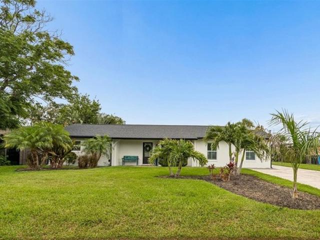 3941 E Eden Roc Cir, Tampa, FL 33634