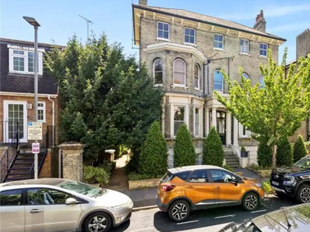 39/41 Grove Road, London, KT6 4BY, United Kingdom | 1 bed apartment for rent #168085039 | Rentberry