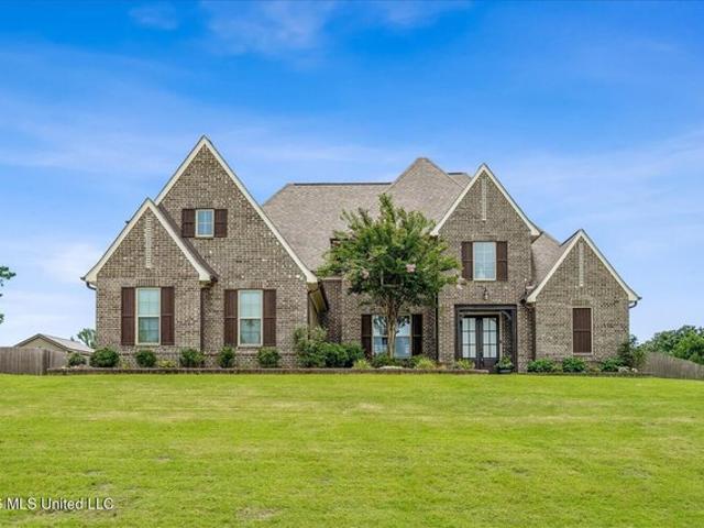 3941 Summer Pointe Dr, Olive Branch, MS 38654