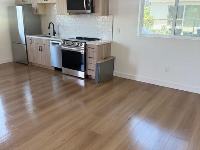 3941 Wade Street 1/2
