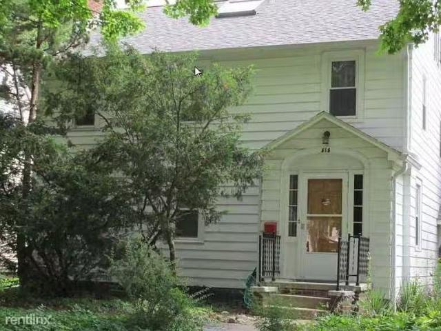 39422036 515 Evergreen St