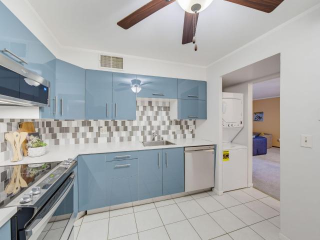 3942 N Oakland Ave, Unit 135