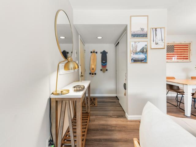 3942 N Oakland Ave, Unit 138
