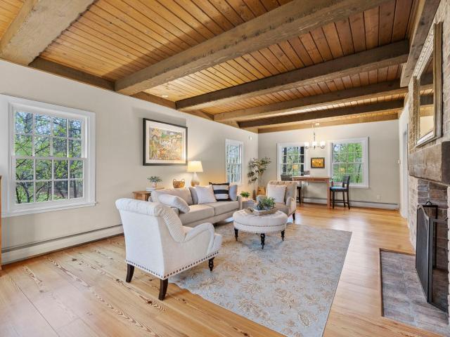 3942 Willmatt Hill
