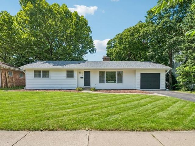 394 Bryant Ave, Glen Ellyn, IL 60137