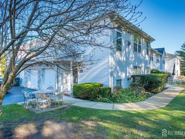 394 Deuce Dr, Wall, NJ 07719
