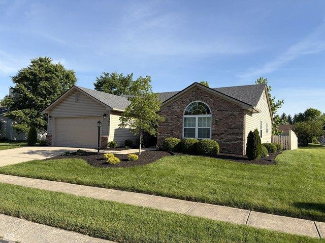 394 E Quail Wood Ln, Westfield, IN 46074