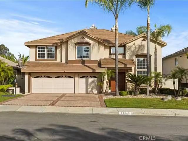 39545 CALLE AZUCAR, MURRIETA, CA 92562 Single Family Residence.
