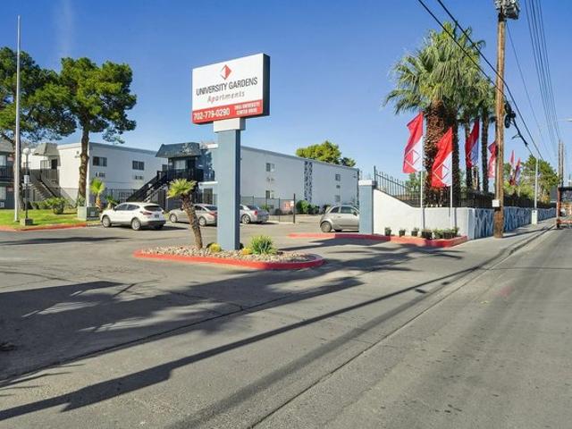 3955 University Center Dr, Las Vegas, NV 89119