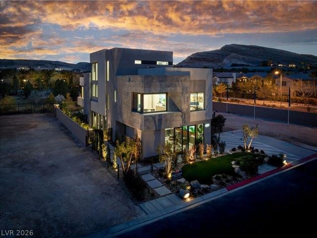 3956 Heron Fairway Dr, Las Vegas, NV 89141