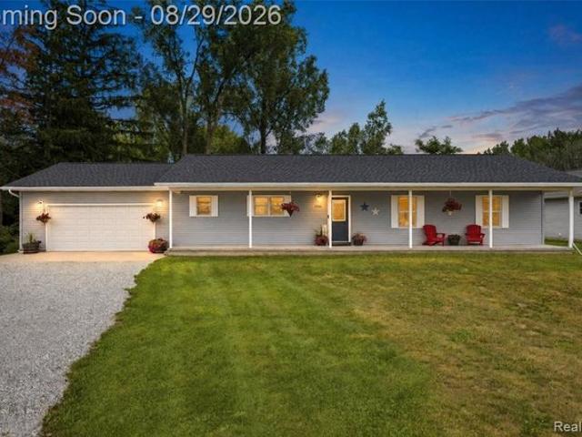 3956 Keewahdin Rd, Fort Gratiot, MI 48059