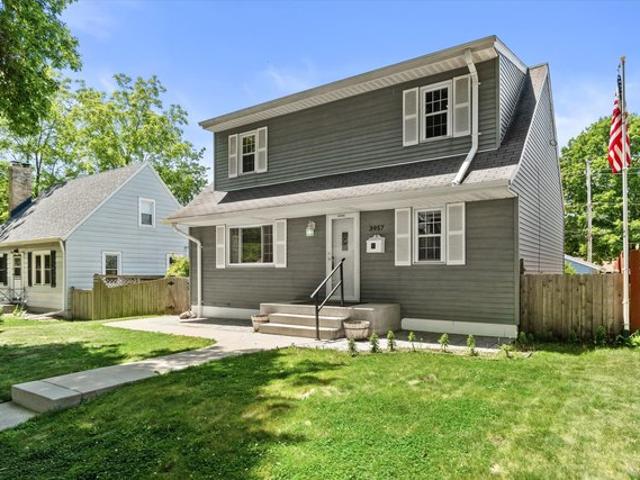 3957 S 58th St, Milwaukee, WI 53220