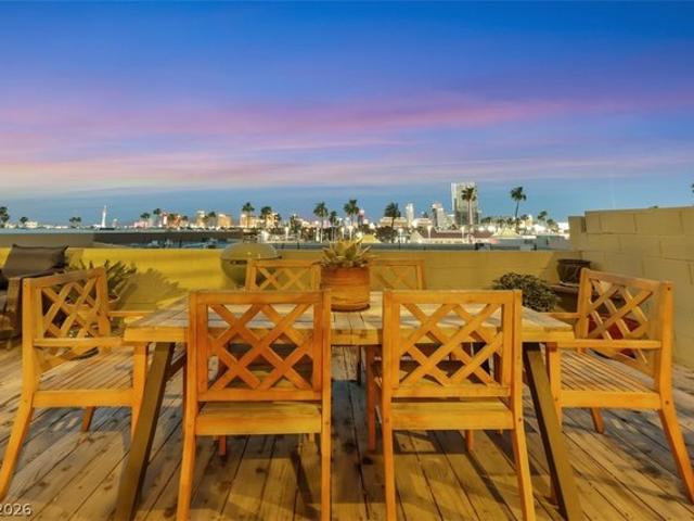 3958 Delos Dr, Las Vegas, NV 89103