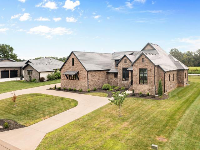 3958 E Dunrobin Drive